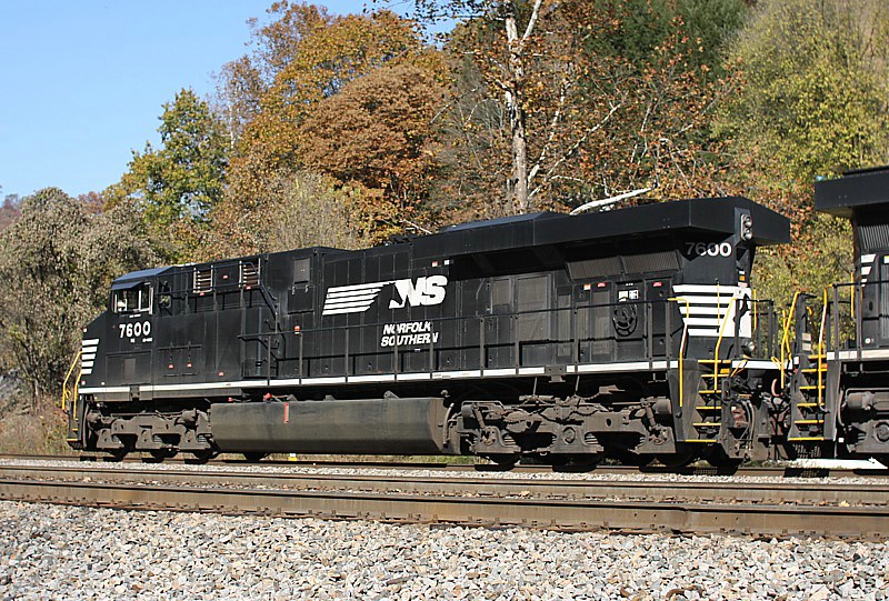 NS 7600